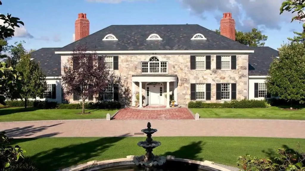 A Quick Look At Emma Watson's House In London