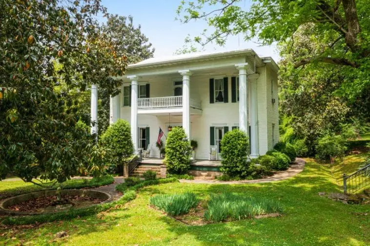 15 Greek Style Homes Interior And Exterior