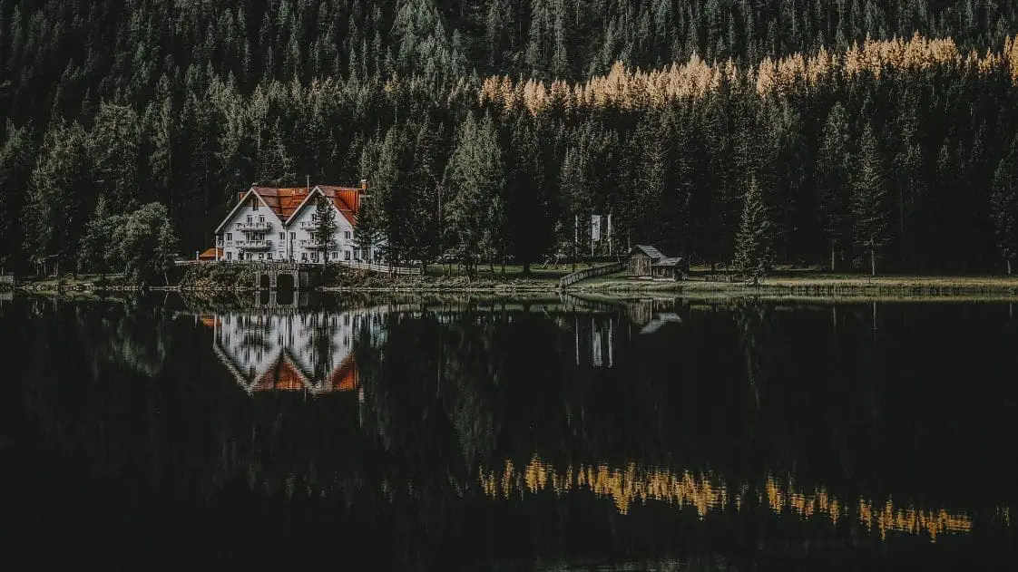 A Quick Look At Emma Watson's House In London