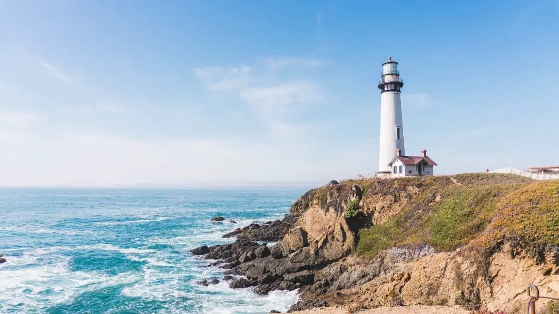 13 Amazing Lighthouse Houses You Need To See
