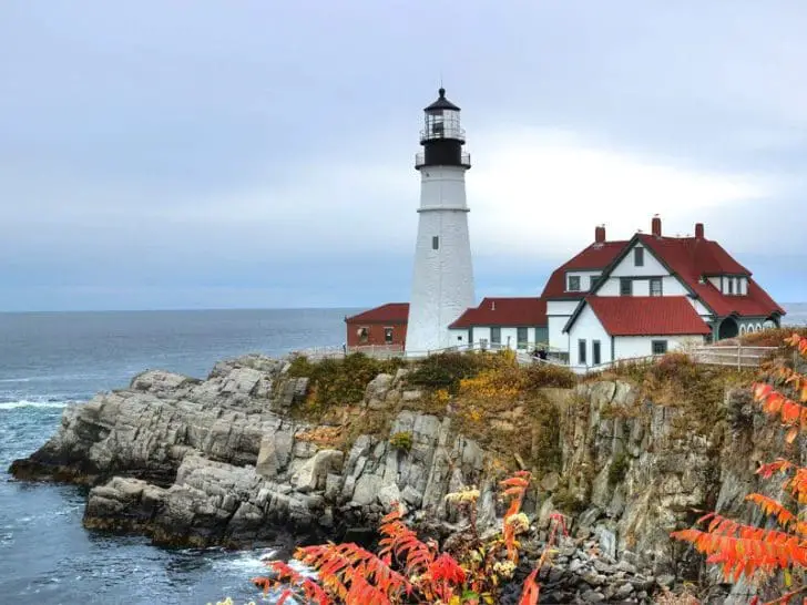 13 Amazing Lighthouse Houses You Need To See