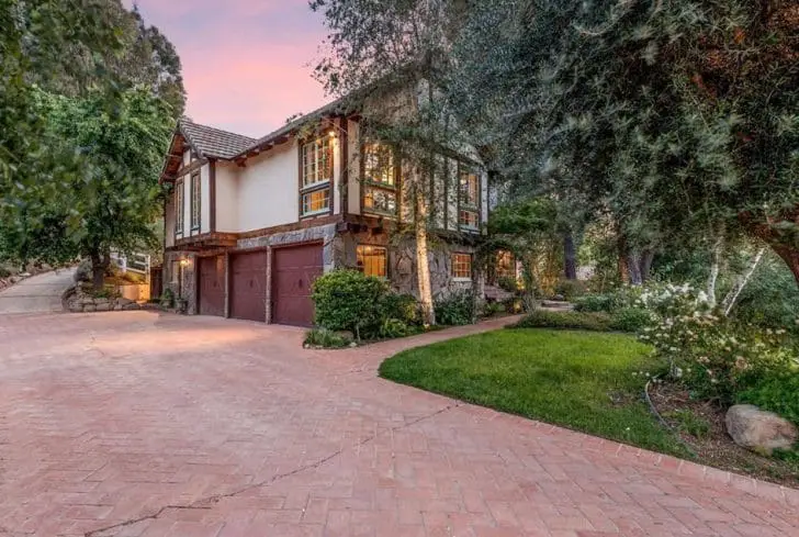 Melanie Martinez's House: A Rustic Designed Home In Bell Canyon
