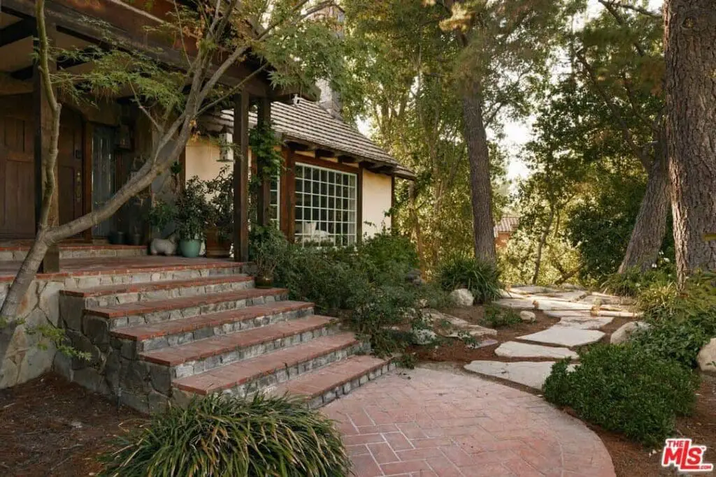 Melanie Martinez's Rumored Estate and Former Bell Canyon House