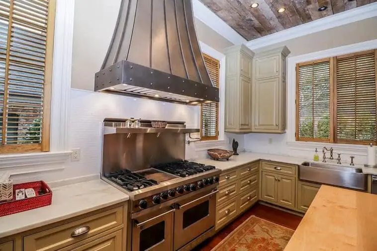 Eli Manning’s Luxurious House in Oxford, Mississippi