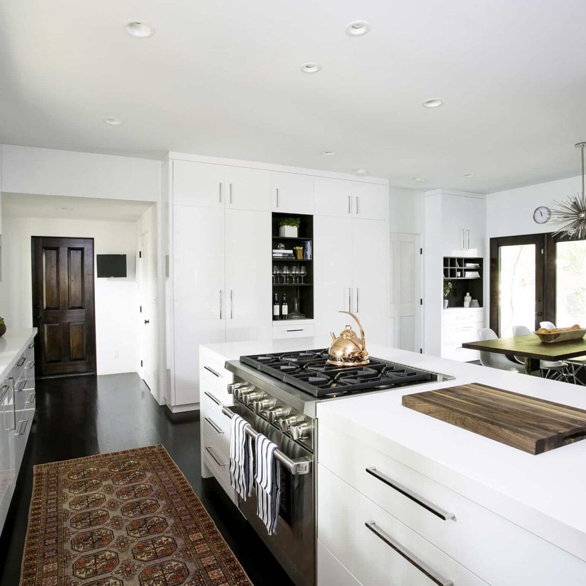 Christina Applegate's House: A Peek into Her Los Angeles Home