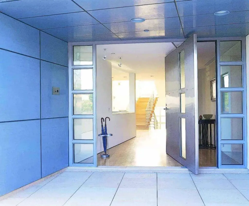 See Where Tom Hanks Live - A House in Pacific Palisades