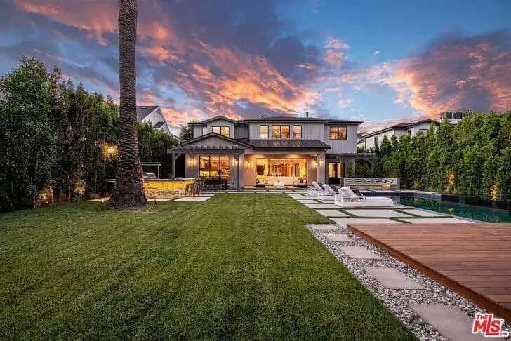 Demi Lovato's House - A Full Tour