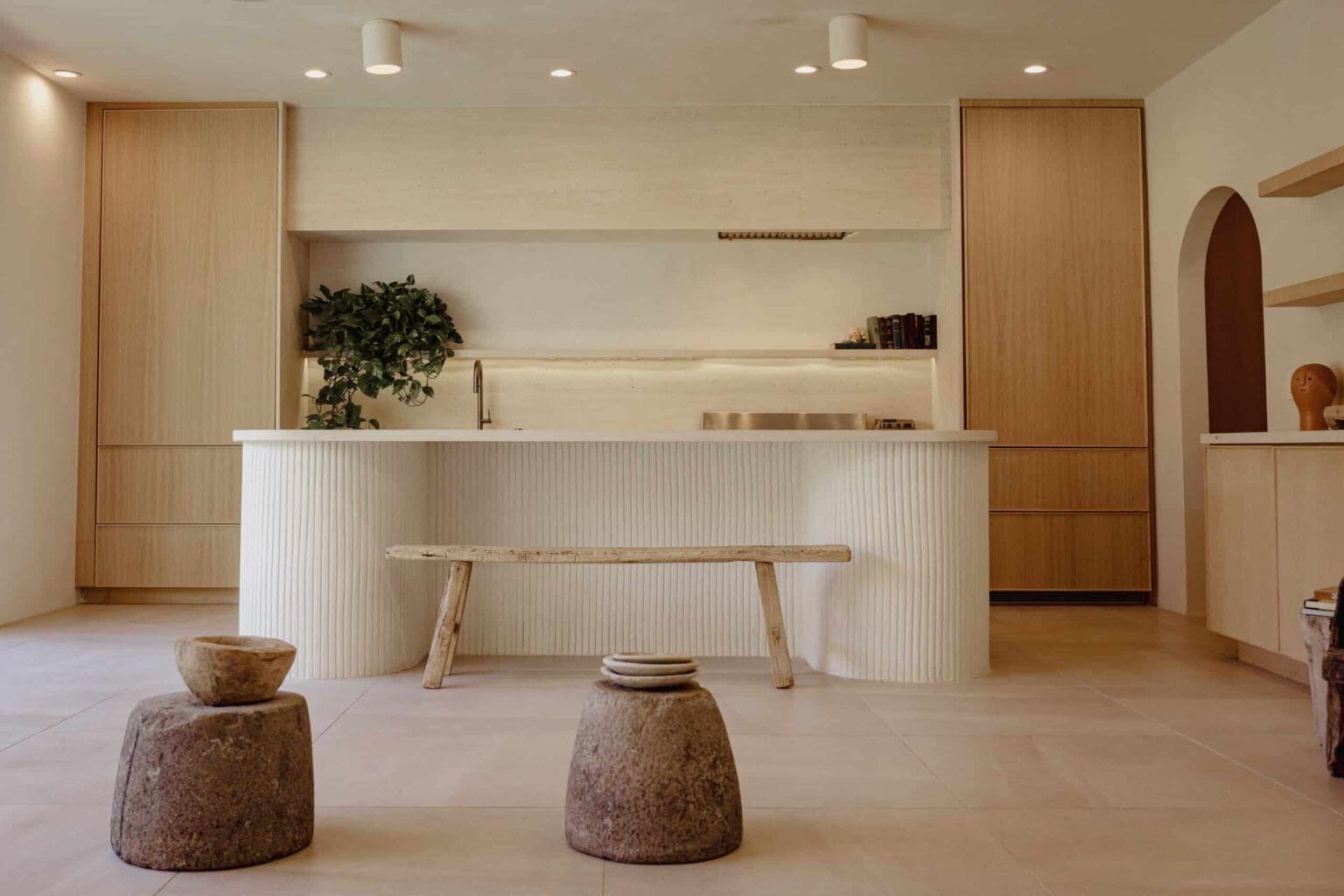 Shawn Mendes' House in Beverly Grove, Los Angeles: A Closer Look