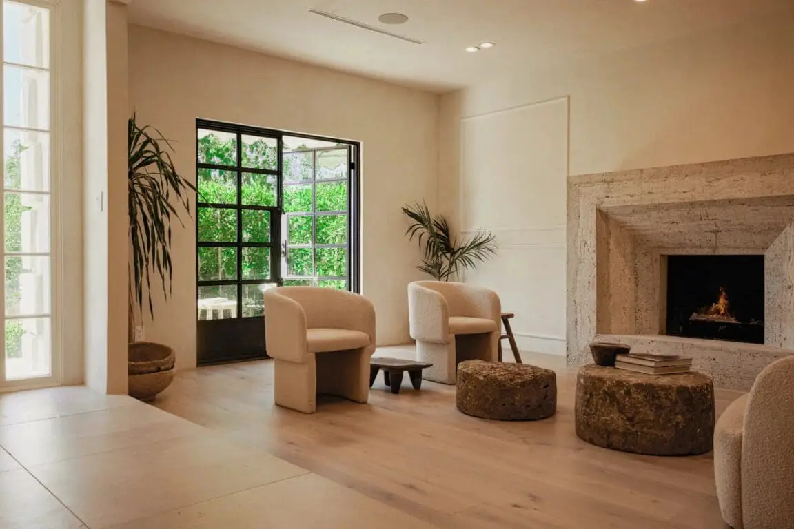 Shawn Mendes' House in Beverly Grove, Los Angeles: A Closer Look