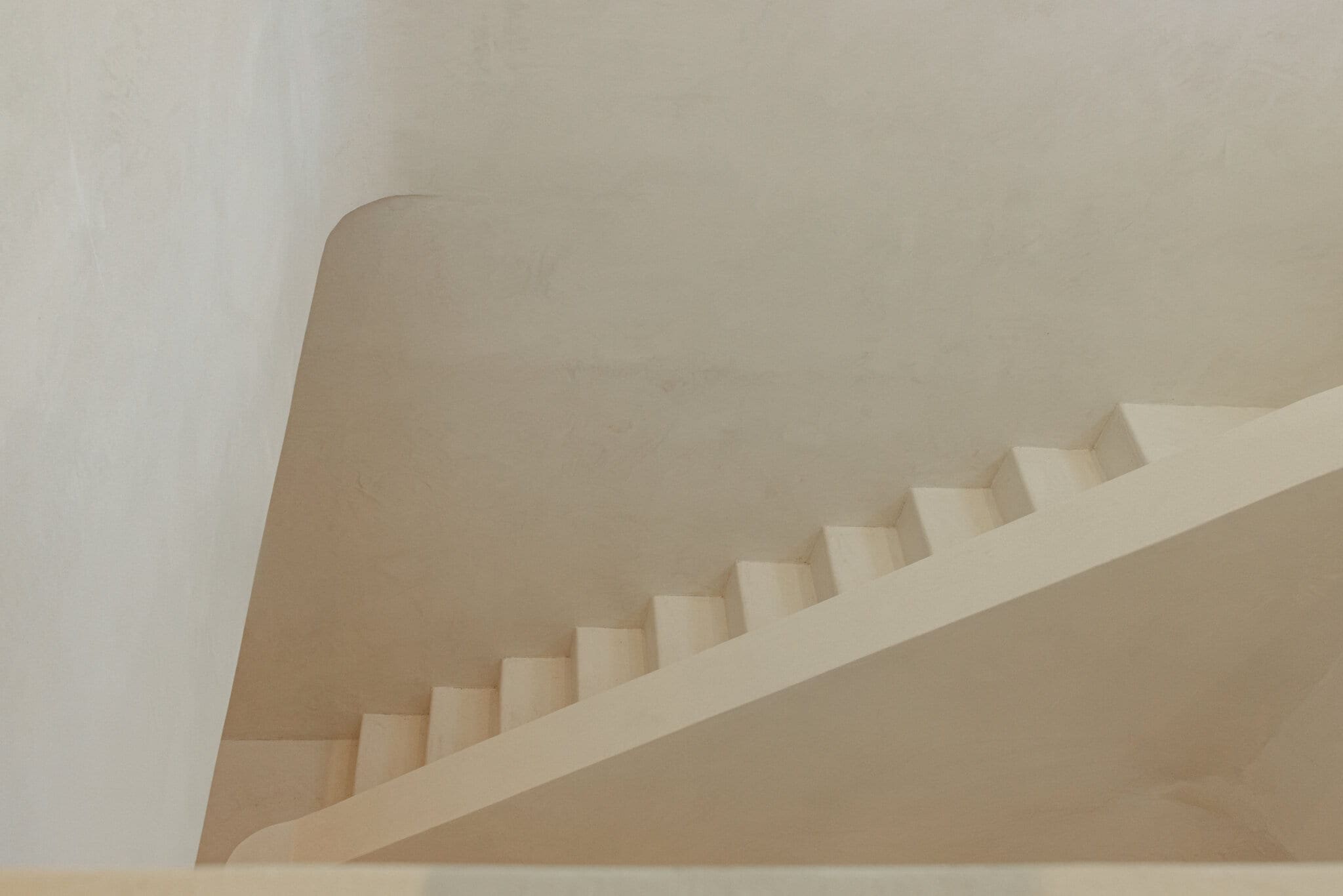 Shawn Mendes' House in Beverly Grove, Los Angeles: A Closer Look