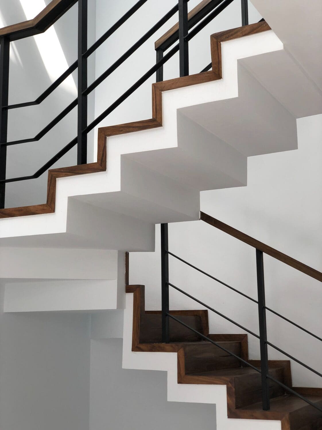 Here's Your Guide To The Types Of Handrails For Stairs