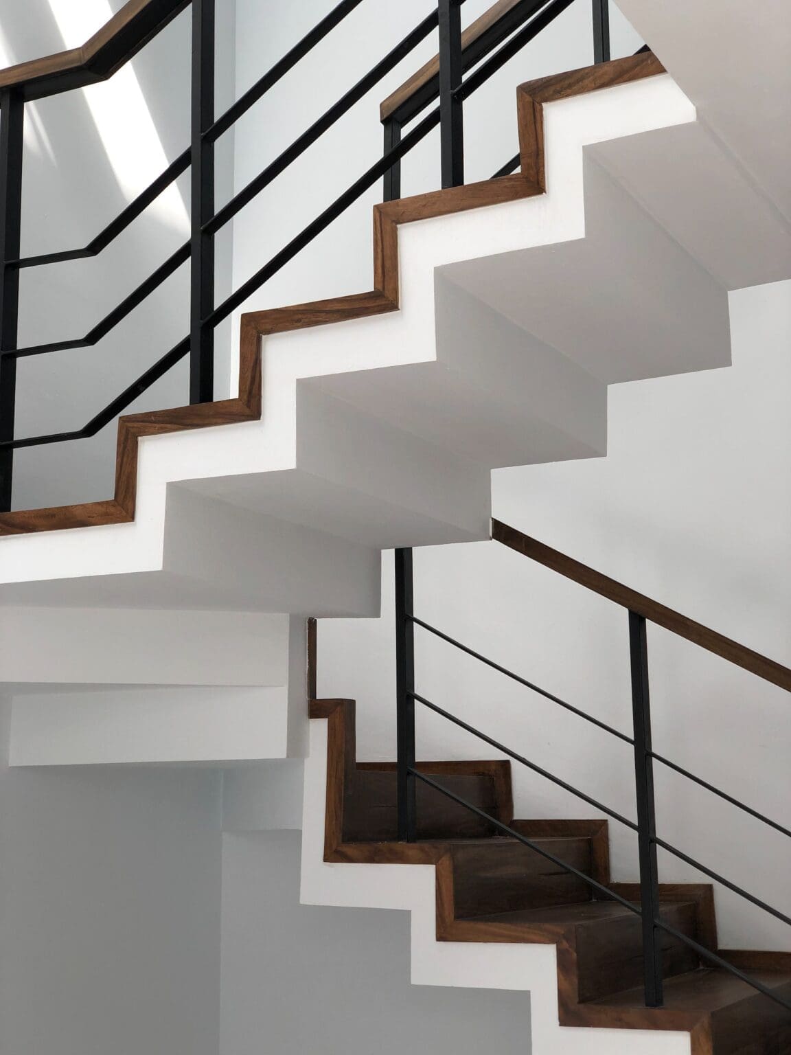 Here's Your Guide To The Types Of Handrails For Stairs