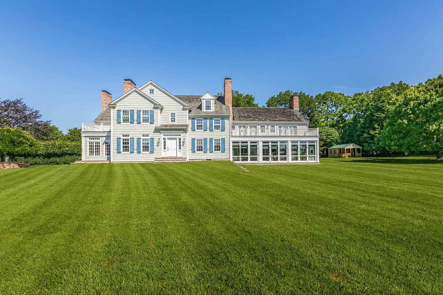 Going Inside Alec Baldwin's House - A Modern East Hampton Farmhouse