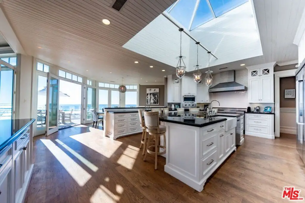 Hannah Montana's House in Malibu: A Peek Inside the Iconic Home