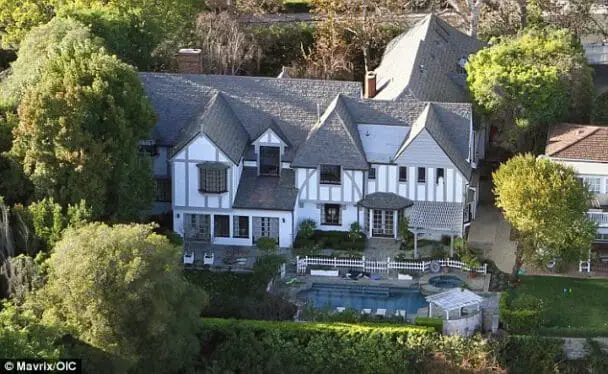 Kate Hudson's Adjacent $5.3 and $5.4 Million Houses in California