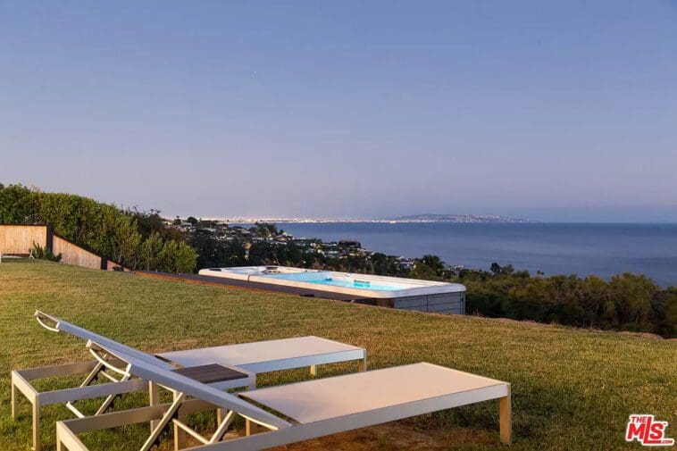 Exploring Matthew Perry's $6 Million Pacific Palisades House