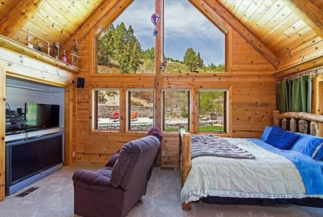 Jeremy Renner’s House: Luxury and Nature in Reno, Nevada