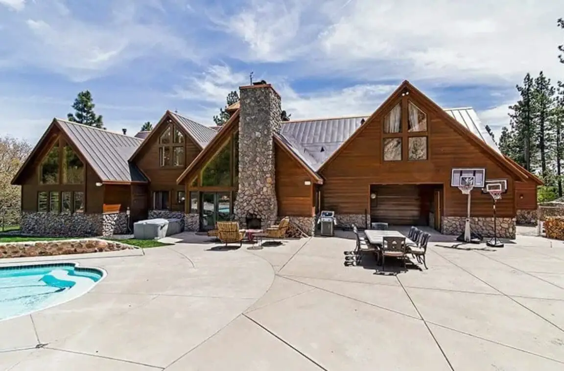 Jeremy Renner’s House: Luxury and Nature in Reno, Nevada