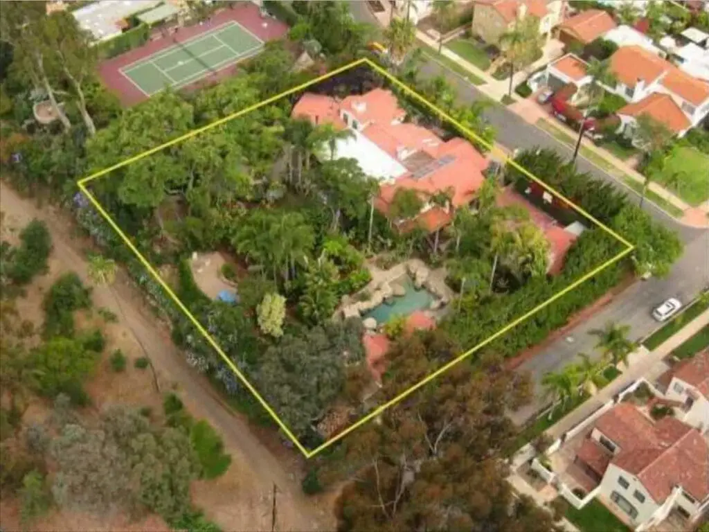 Inside the Unique World of Bill Walton’s San Diego Home