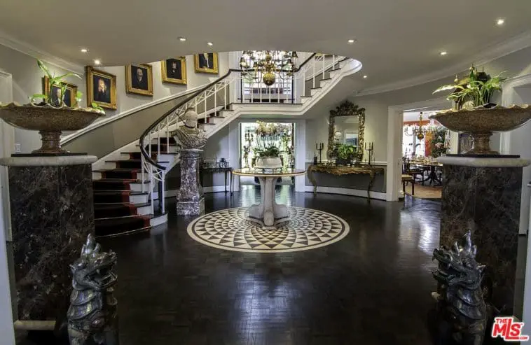 Bob Newhart’s $15.5 Million Bel Air House: A Legend’s Home