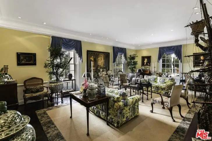 Bob Newhart’s $15.5 Million Bel Air House: A Legend’s Home