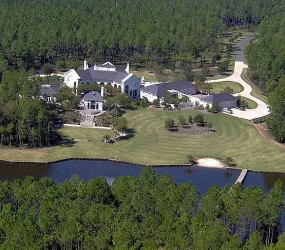 Brett Favre’s House: A Glimpse Into His 465-Acre Mississippi Home