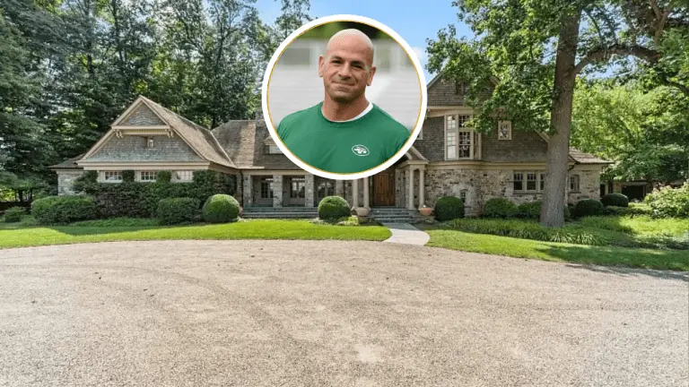 A Quick Look At Emma Watson's House In London